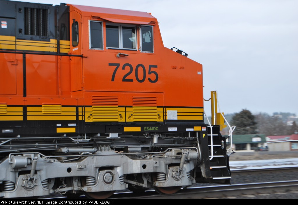 BNSF 7205 close up of the crew cab as she rolls east.